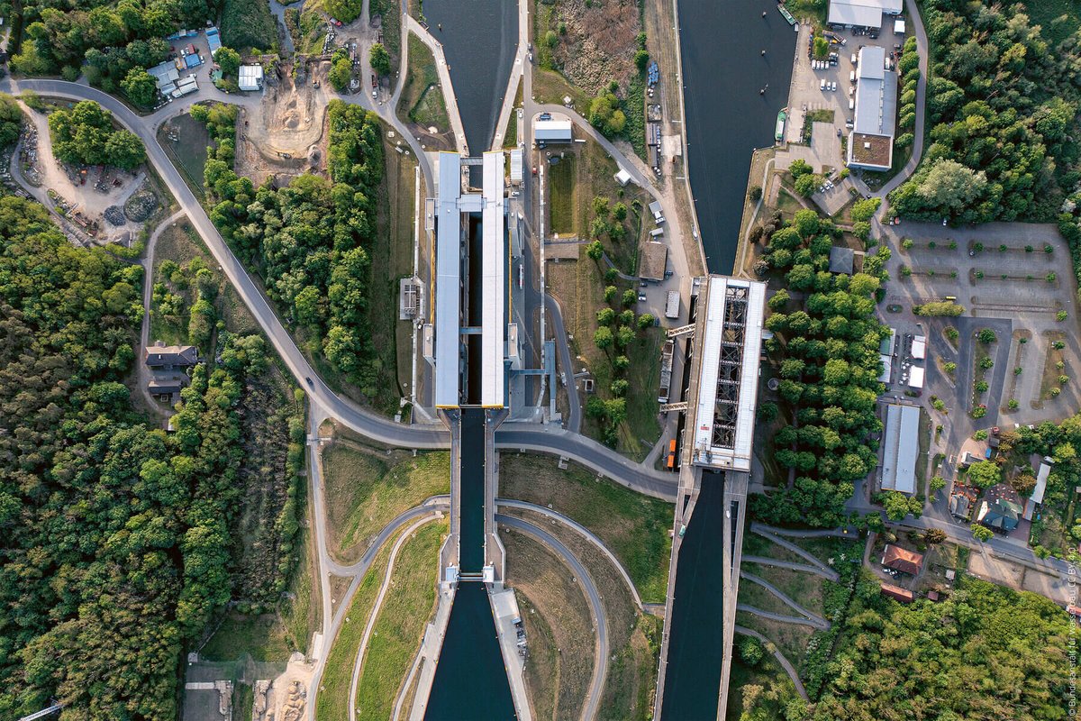 Where ships take the lift